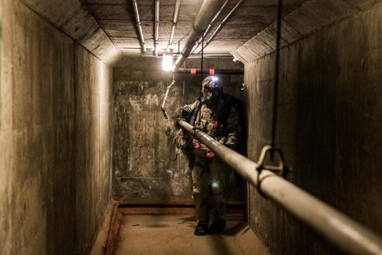 5th SFG(A) Chemical Recon Det Conducts Sensitive Site Exploitation ...