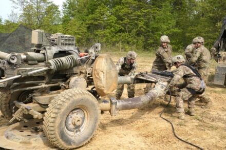 Army, Academia Collaborate on Exoskeleton to Reduce Soldier Injuries ...