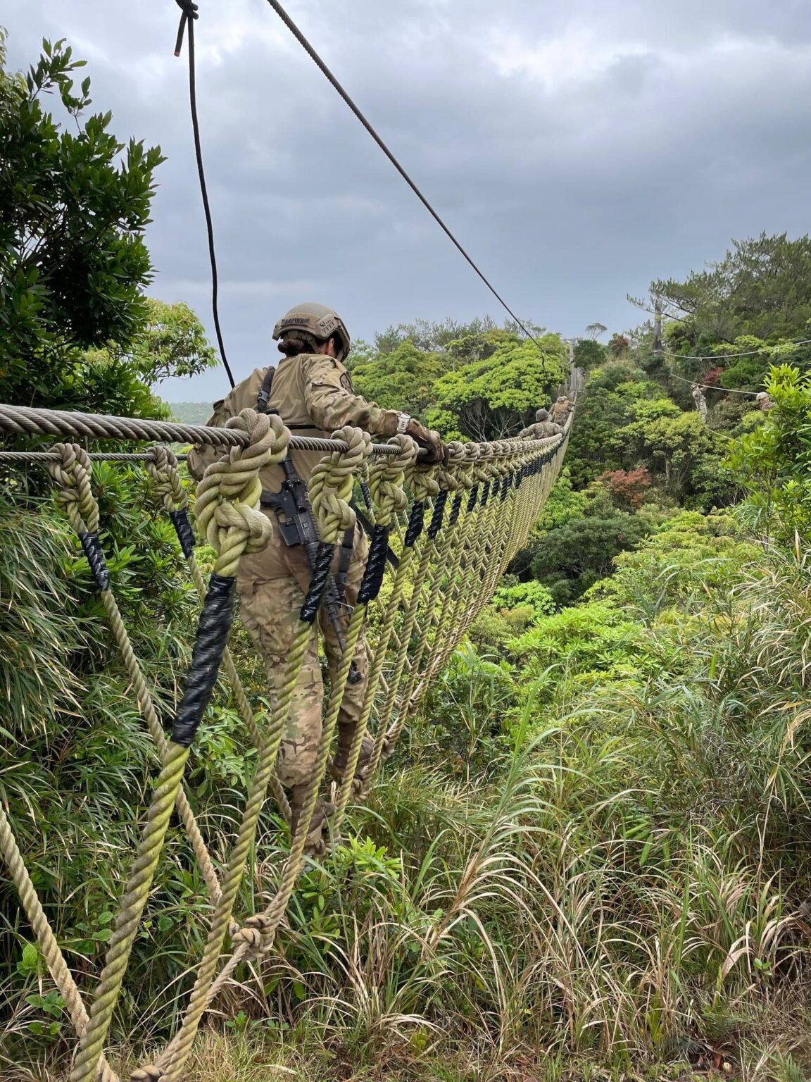 Breaking Barriers: Sailor Becomes First Female Jungle Warfare Leaders Course Graduate | Soldier ...