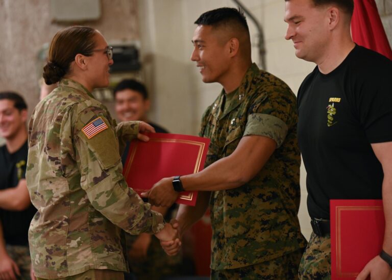 Breaking Barriers: Sailor Becomes First Female Jungle Warfare Leaders ...