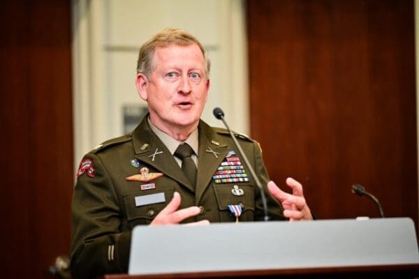 Retired Army Ranger Receives the Silver Star Medal | Soldier Systems ...