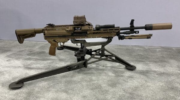 AUSA 24 - SIG SAUER XM250 with Quick Change Barrel | Soldier Systems ...