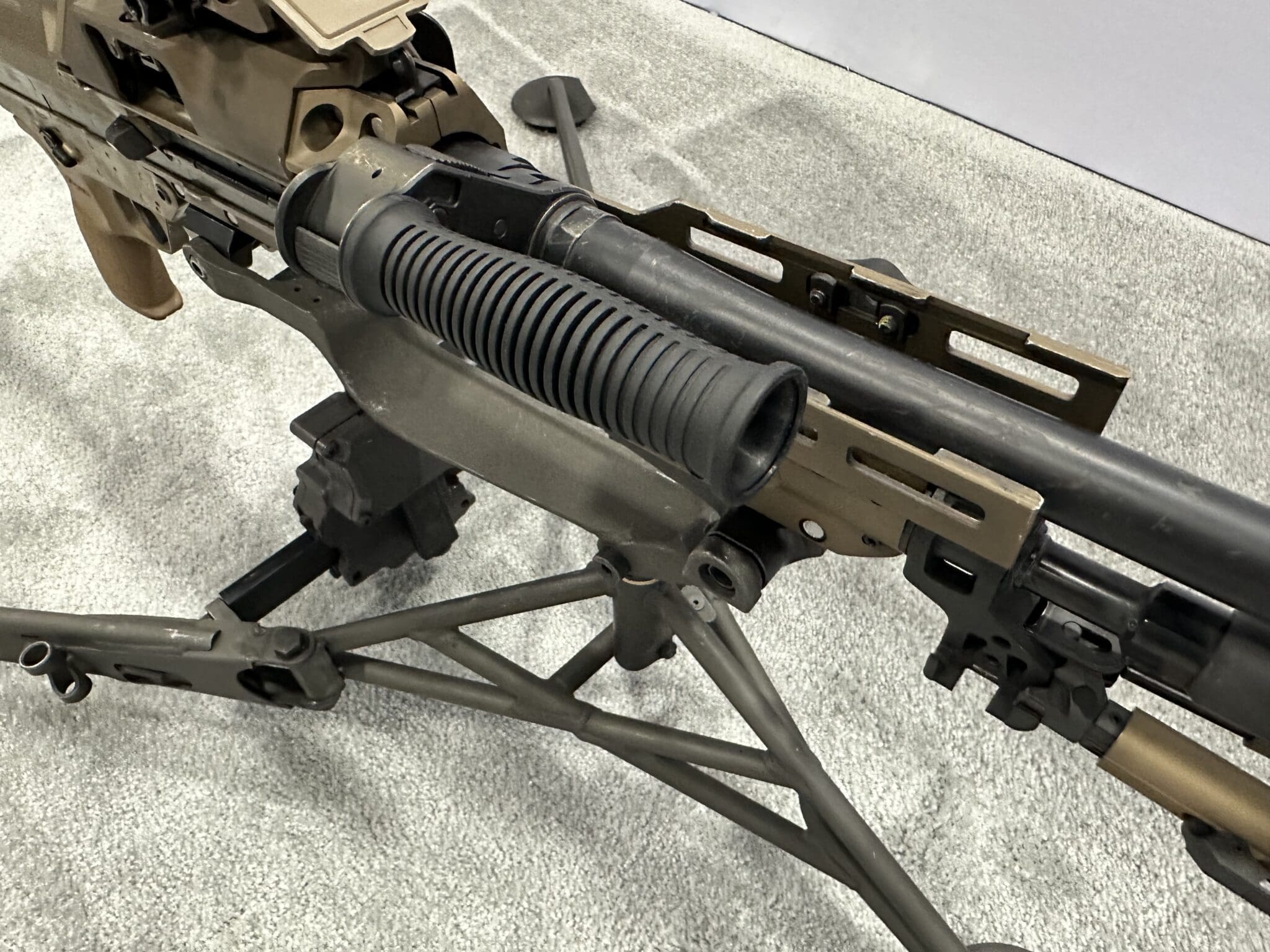 AUSA 24 - SIG SAUER XM250 with Quick Change Barrel | Soldier Systems ...