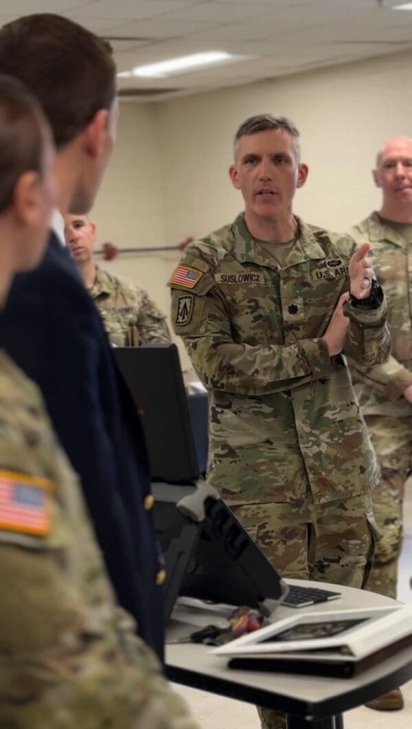 Army Principal Cyber Advisor Commends ARCYBER Innovations in ...