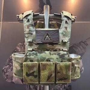 DSEI 25 - C2R FAST Chameleon Plate Carrier System | Soldier Systems ...