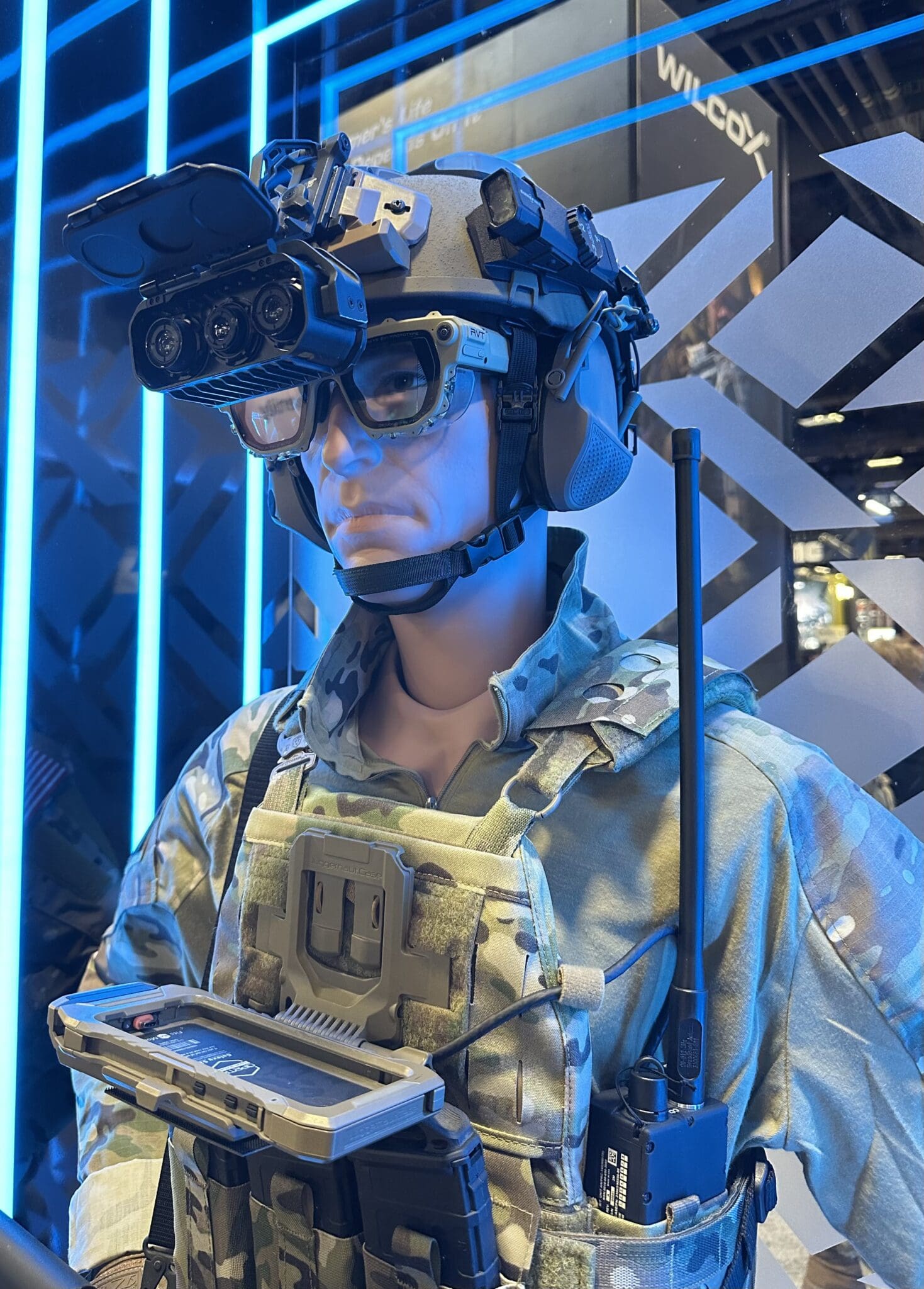 AUSA 25 - RIVET Soldier Borne Mission Command HUD | Soldier Systems ...