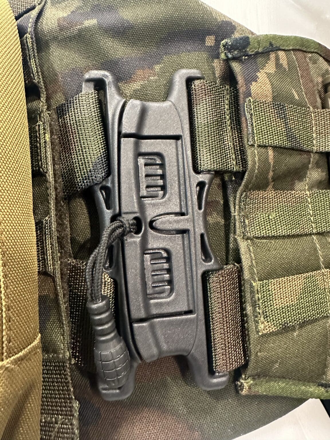 Milipol 25 - Due Emme Spider Buckle | Soldier Systems Daily Soldier ...